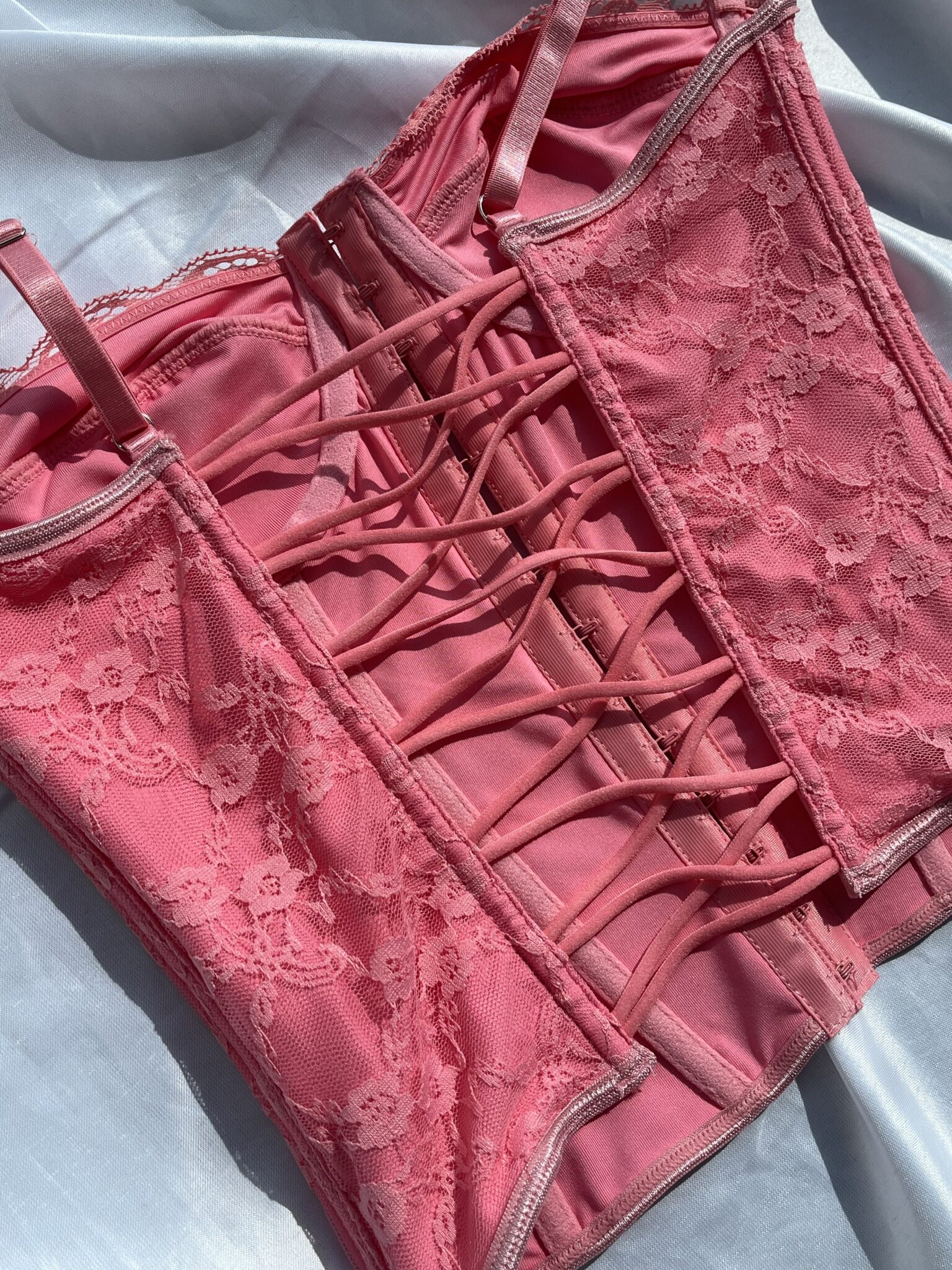 Lace Bustier ~ Rosa Braguette